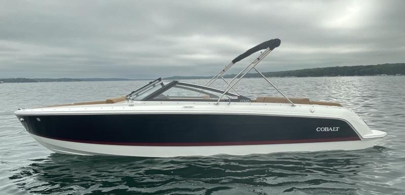 The Advantages of Using a Bowrider Boat for Fishing - Gordy's Marine