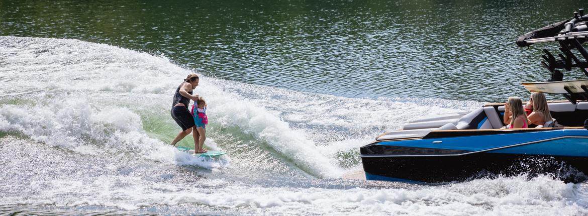Wakeboard & Wakesurf Boats near Marinette, WI - Gordy's Marine
